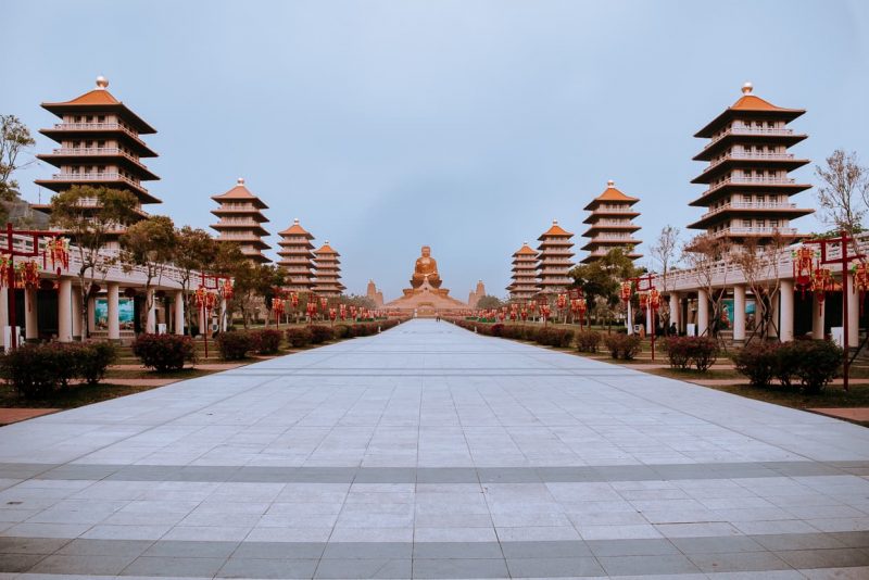 Visiting Fo Guang Shan Monastery in Kaohsiung, Taiwan | Jake and Dannie
