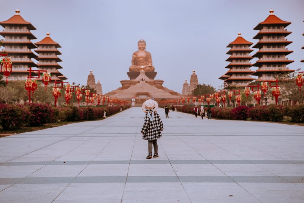 Visiting Fo Guang Shan Monastery in Kaohsiung, Taiwan | Jake and Dannie